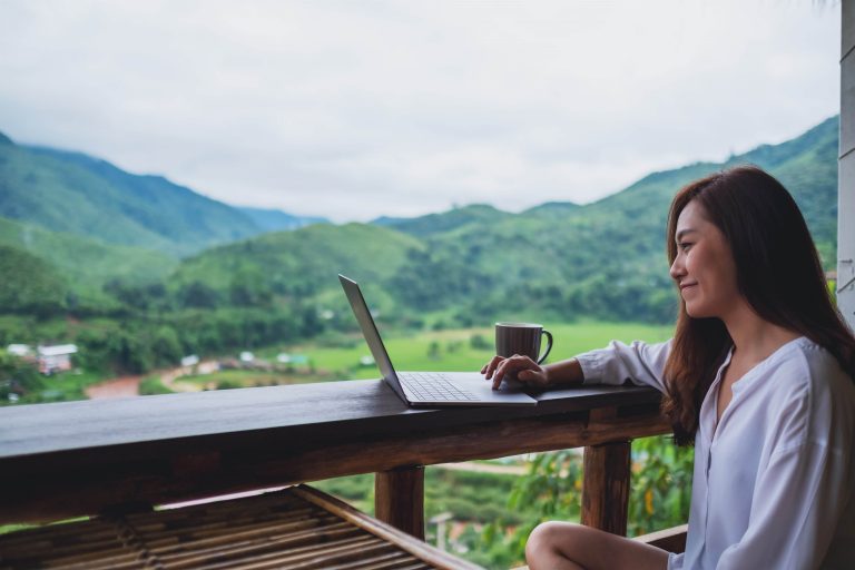 Digital Nomad Là Gì? Khám Phá Xu Hướng Nghề Nghiệp Mới!